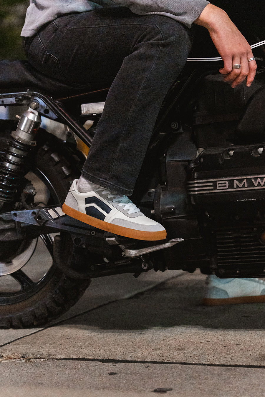 SPLAY 101 Graphite Shoes – Sleek, Lightweight & Ultra-Flexible – Splay ...